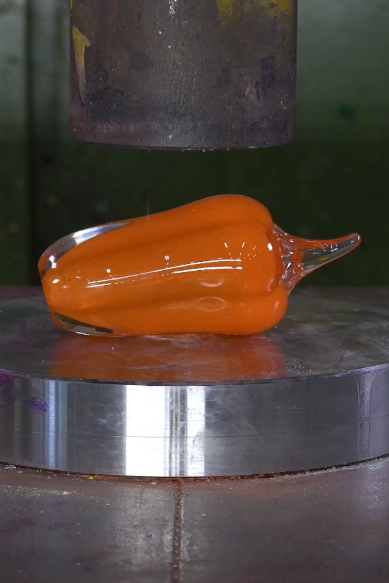 Hydraulic Press Crushing Glass Pepper