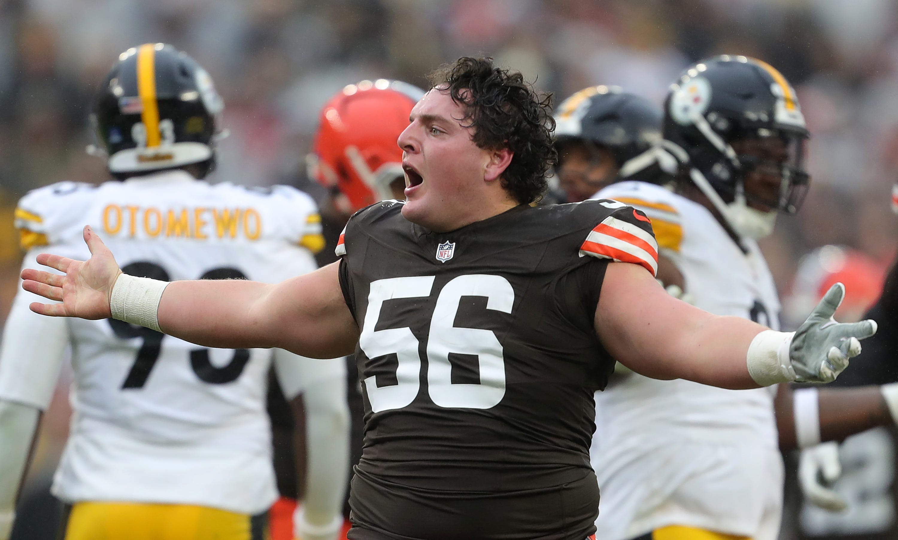 Browns provide recovery updates on pair of injures offensive linemen
