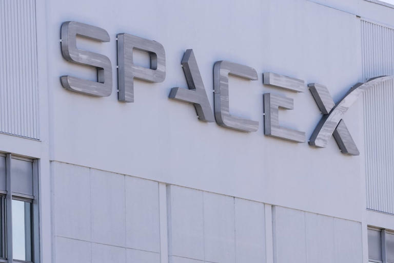 SpaceX pushes towards potentially historic IPO with latest move