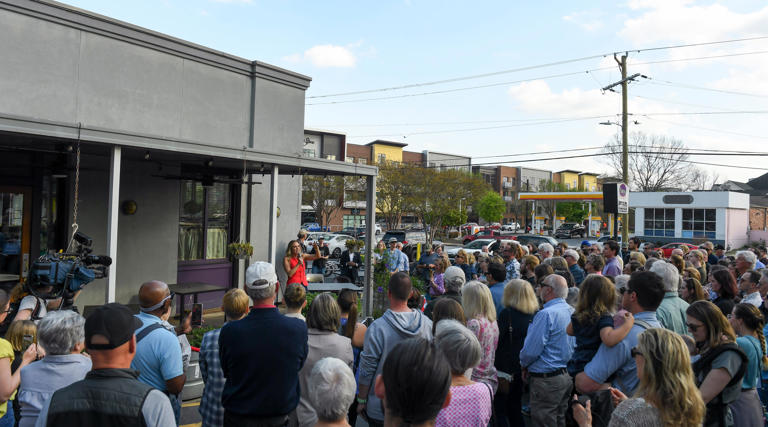 Senate candidate Annie Andrews' Greenville event draws crowd of hundreds
