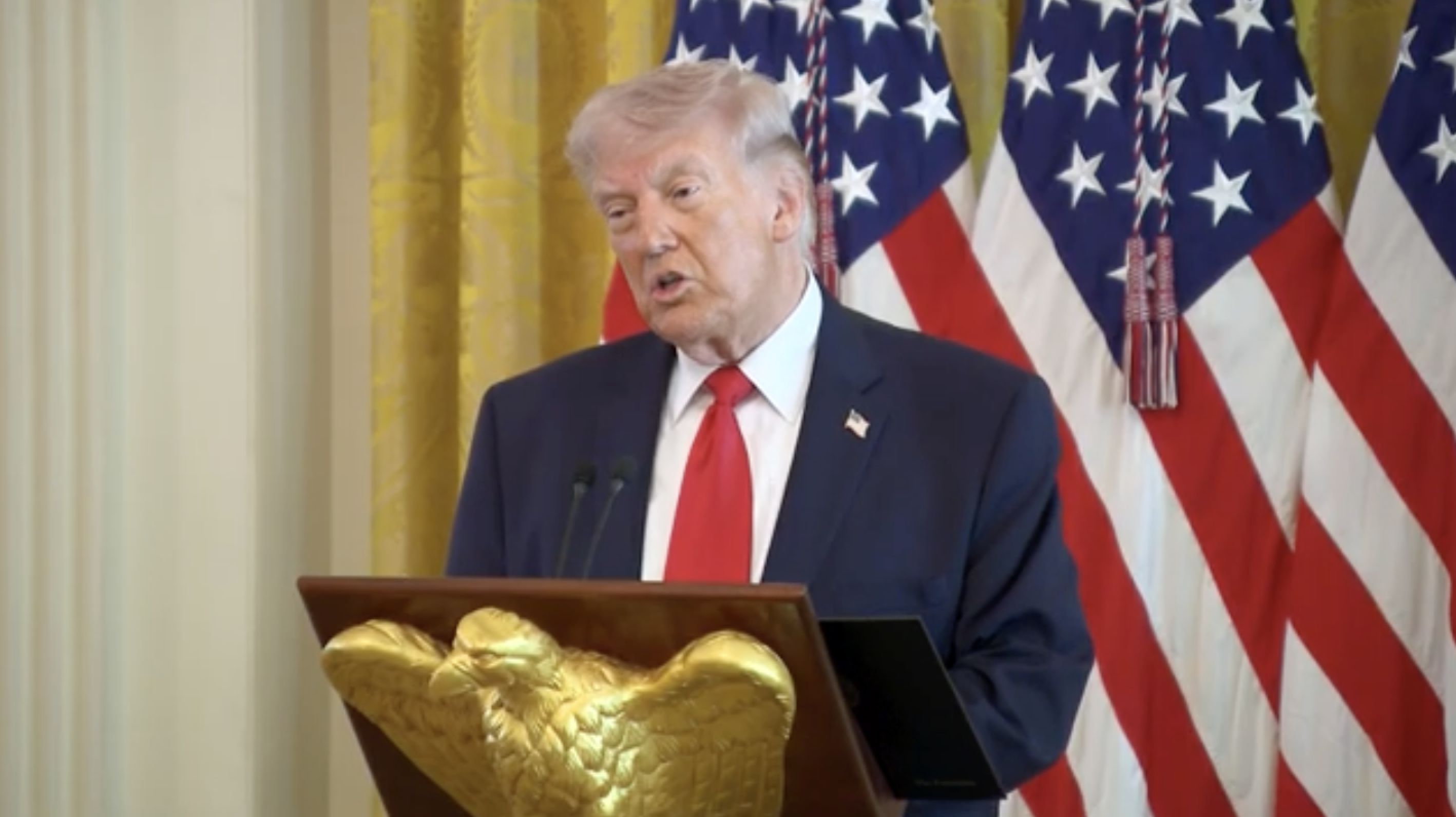 'They're all stupid, crooked people': Trump takes the low road, lashes ...