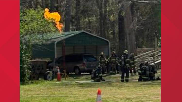 Hazmat crews respond to propane tank leak in Suffolk