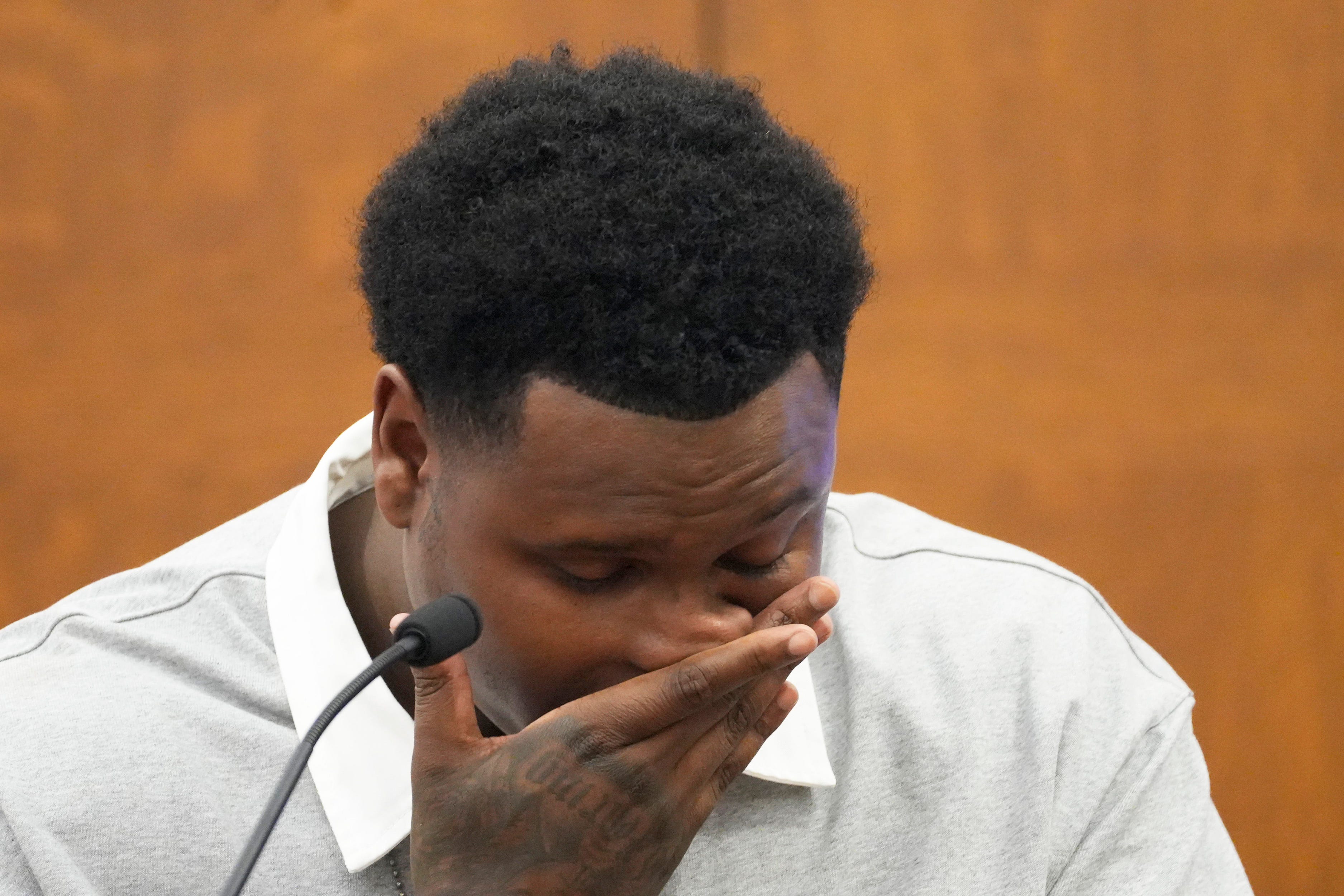 'Shots fired! My partner’s down!' MPD officer testifies in Jones' trial