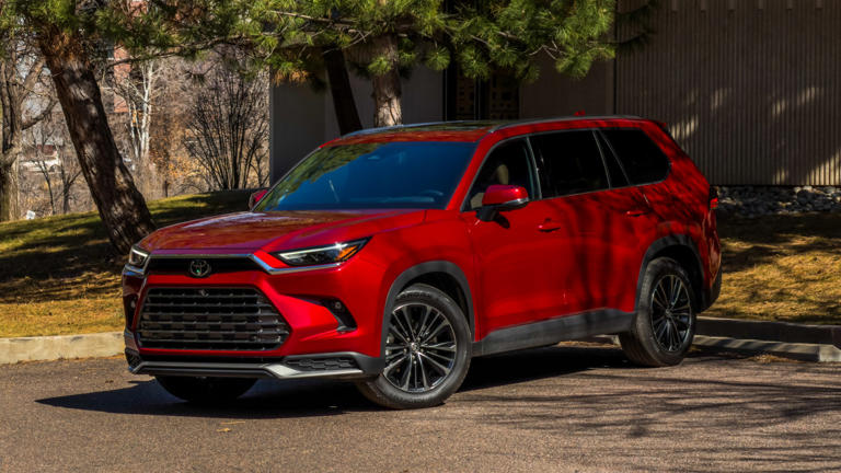 I drove the 2026 Toyota Grand Highlander Hybrid: The only thing lacking ...
