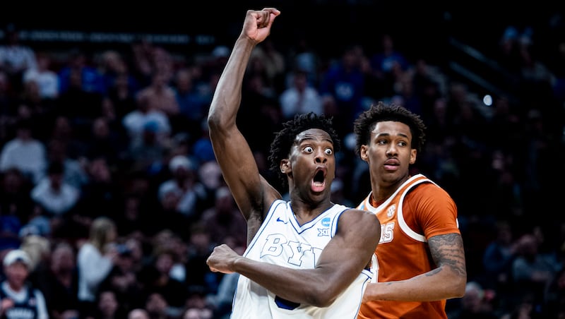 How many college athletes think they’ll become pros?