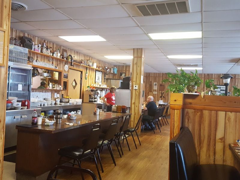 This retro mom-and-pop Oklahoma restaurant feels like stepping back in ...