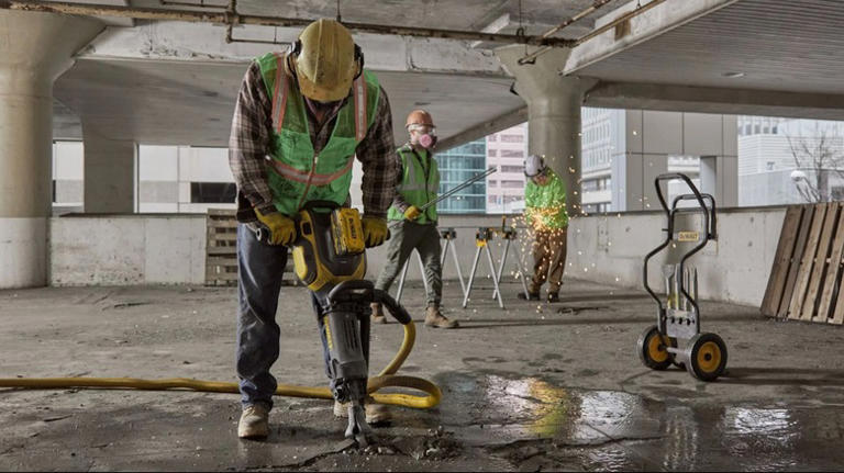 5 new DeWalt tools for construction & concrete jobs available in 2026