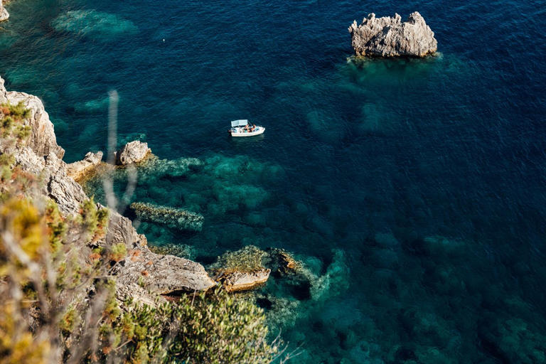 This island has some of Greece’s most beautiful beaches—plus charming ...
