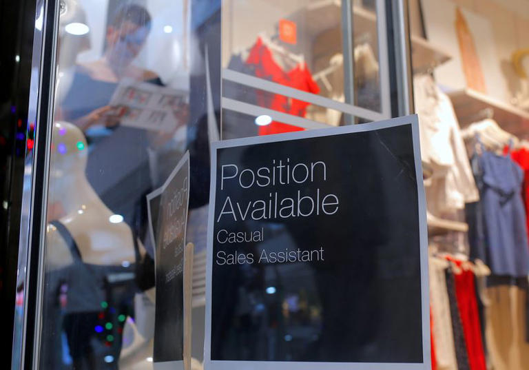 Australian job vacancies rise 2.7% in February quarter