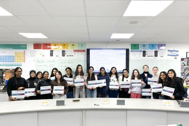 Seventeen students complete one-term quantum computing course at school