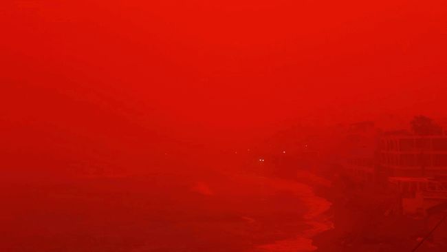 'It's hard to breathe': Crete wrapped in red veil as sand storm hits Greece