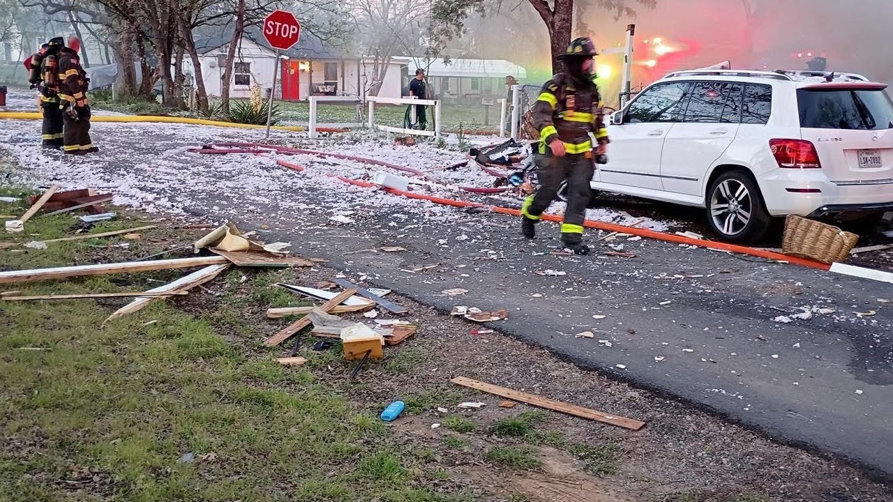 Lake Dallas residents criticize city's response to house explosion
