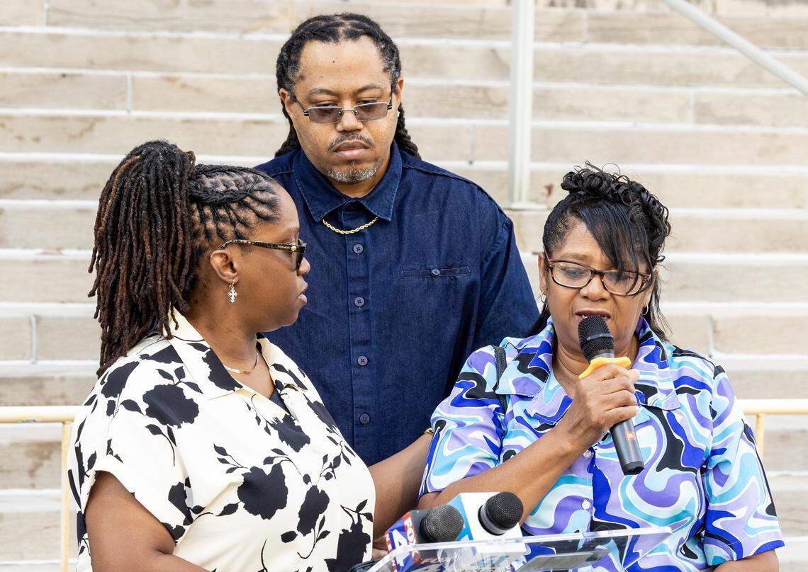 Mother files wrongful death suit against Raytown cop who shot her son
