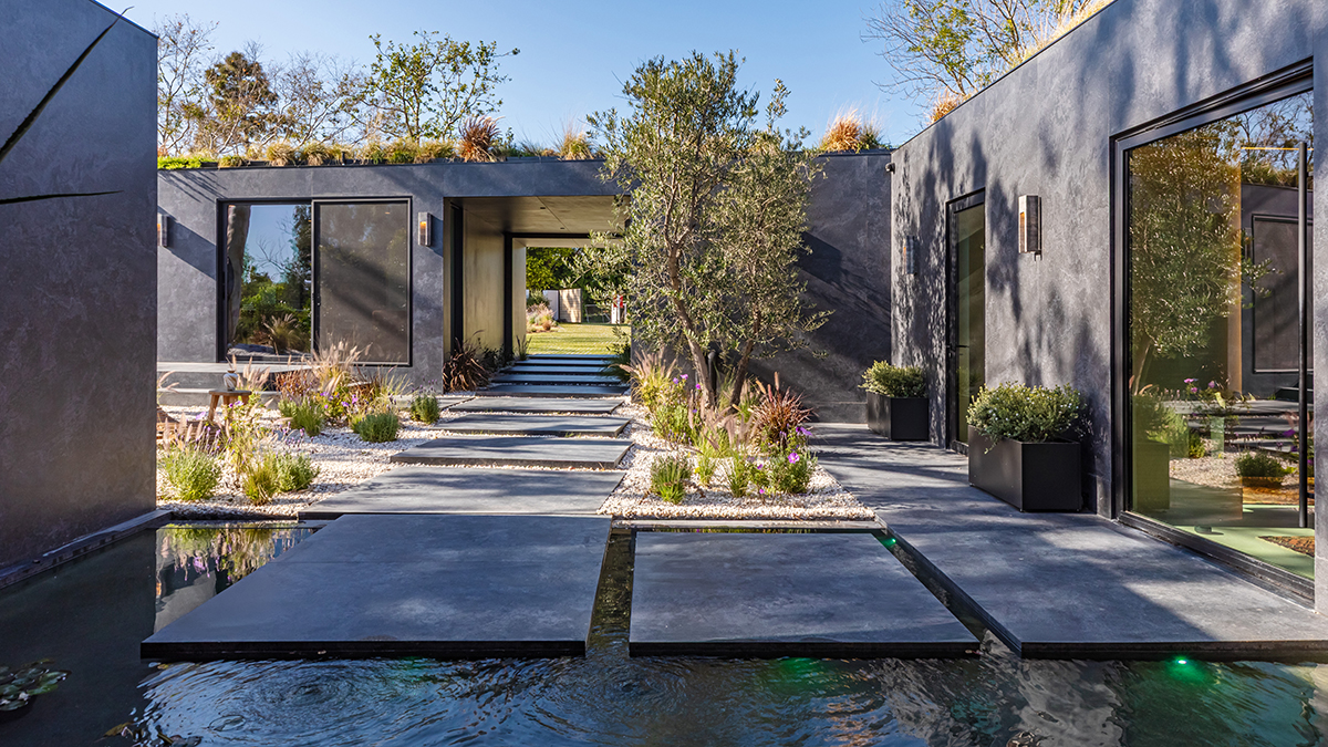 29200 Larkspur Lane in photos