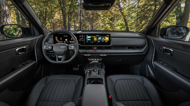 Forget the Volvo XC40—this Korean SUV costs $17,000 less and gets ...