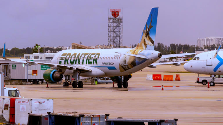 Frontier Airlines diverts to Miami as jiu-jitsu instructor turns into ...