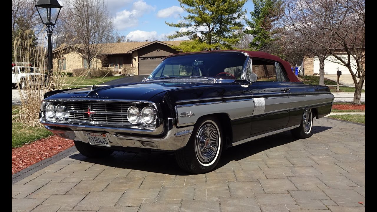 1962 Oldsmobile Starfire convertible | Engine start‑up & ride