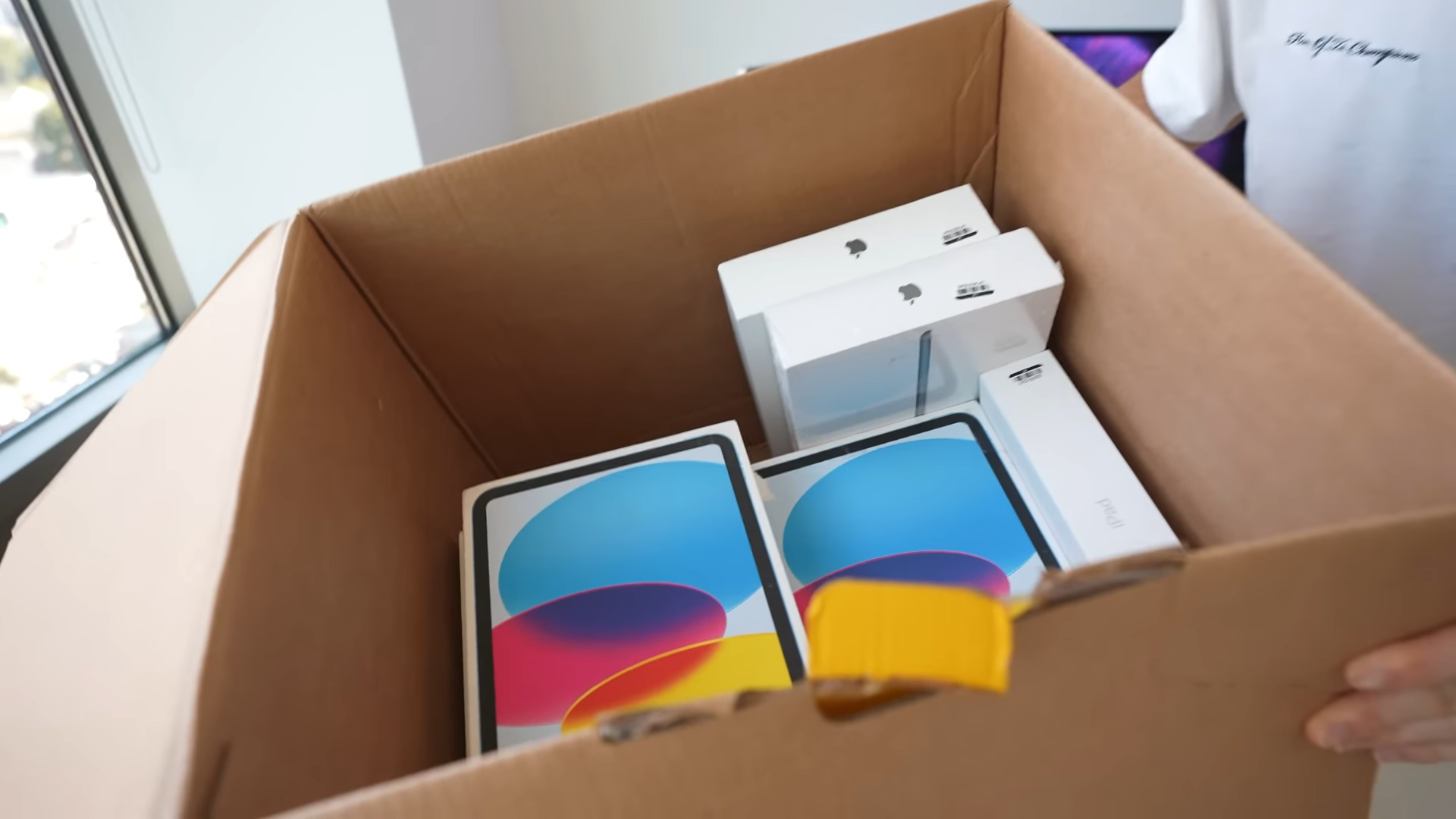 Inside a giant pallet of Apple returns - the biggest surprise was not ...