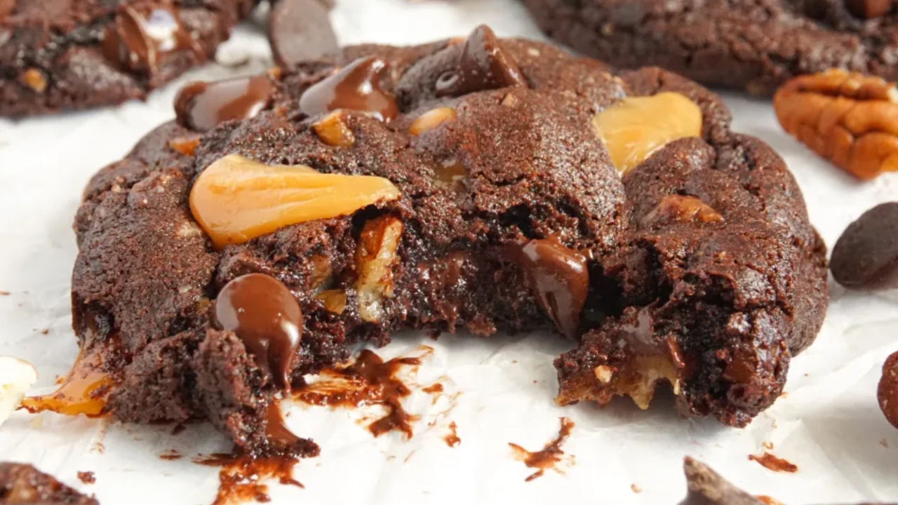 25 chocolate cookies you’ll eat straight off the pan