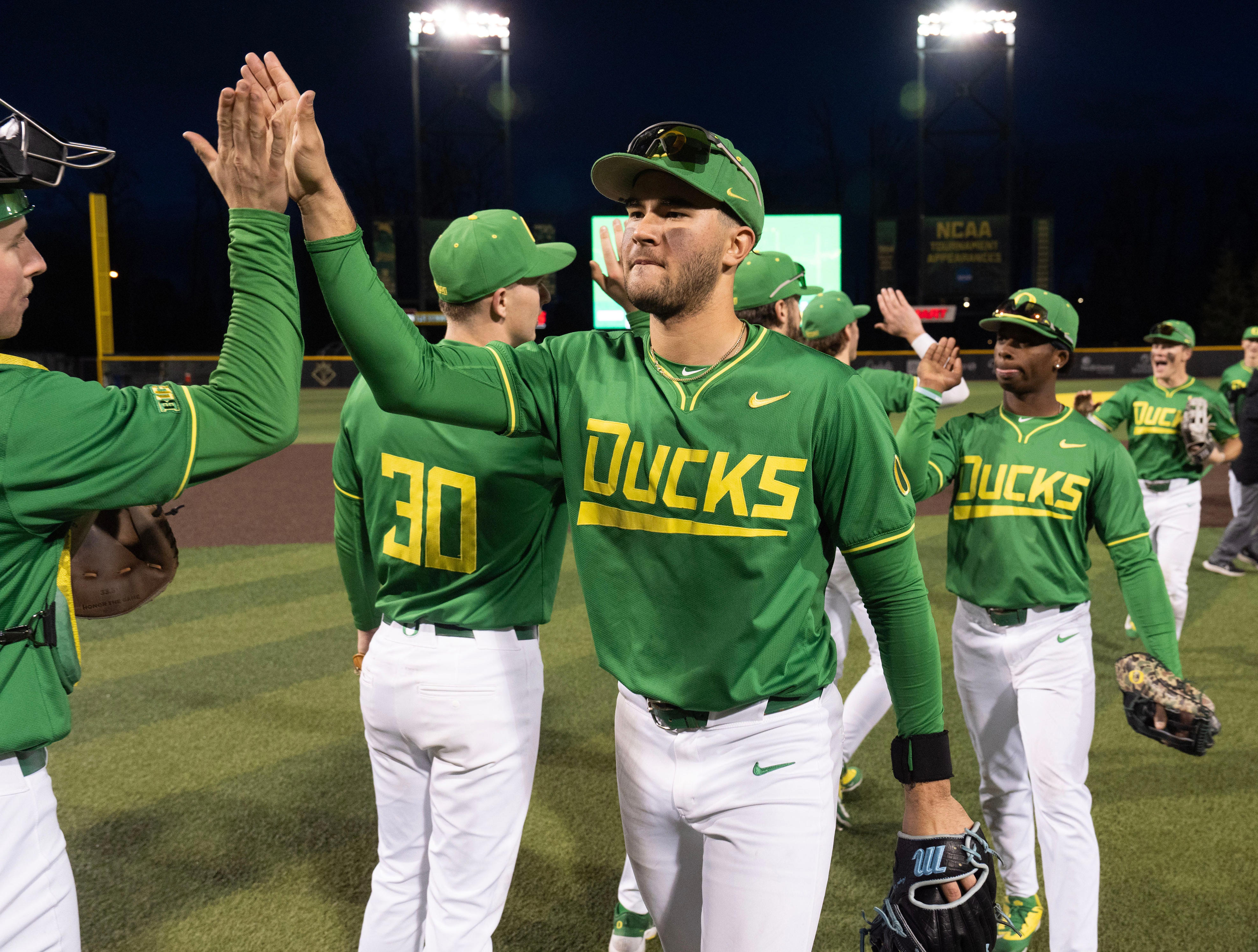 Oregon's Angel Laya, Brayden Jaksa atop early 2028 MLB draft prospects