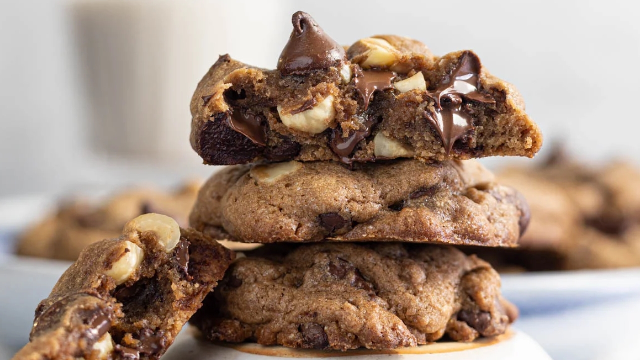 25 chocolate cookies you’ll eat straight off the pan