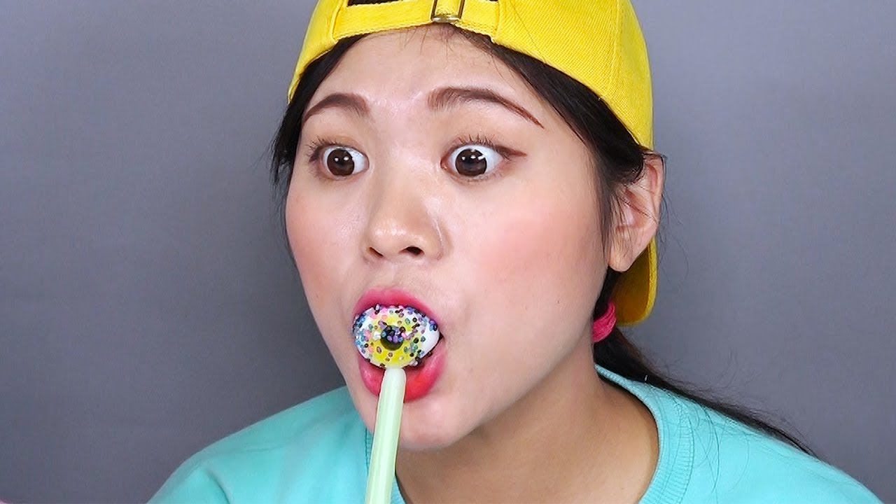 NIK-L-NIP wax bottle 닉클립 왁스병 캔디 mukbang 먹방 DONA 도나