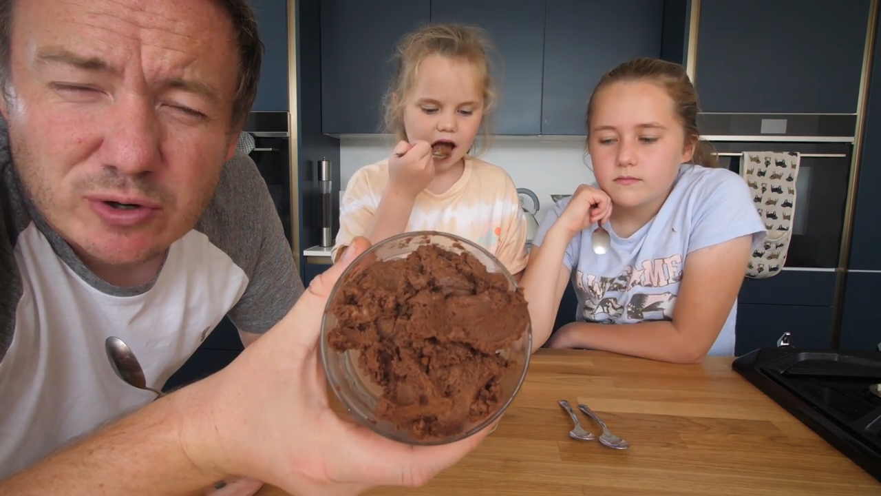 Easy and cheap white chocolate mousse you can make at home