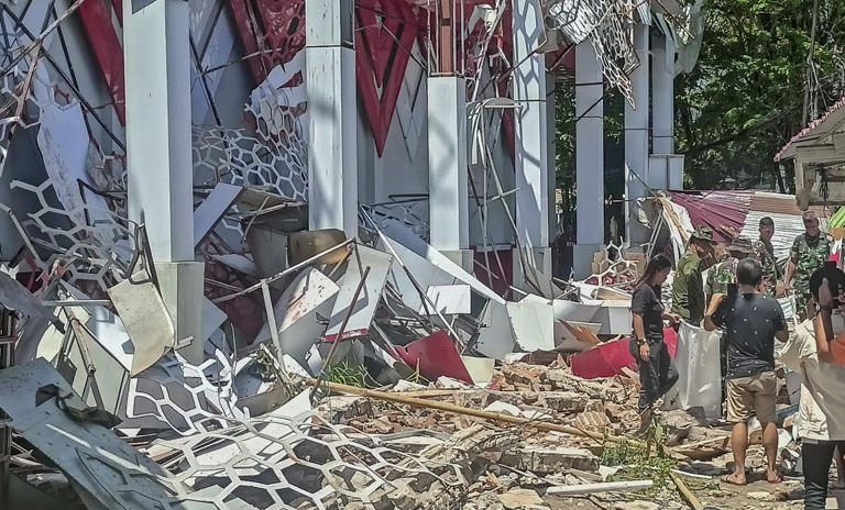 Tsunami warning triggered after powerful 7.4-magnitude earthquake ...