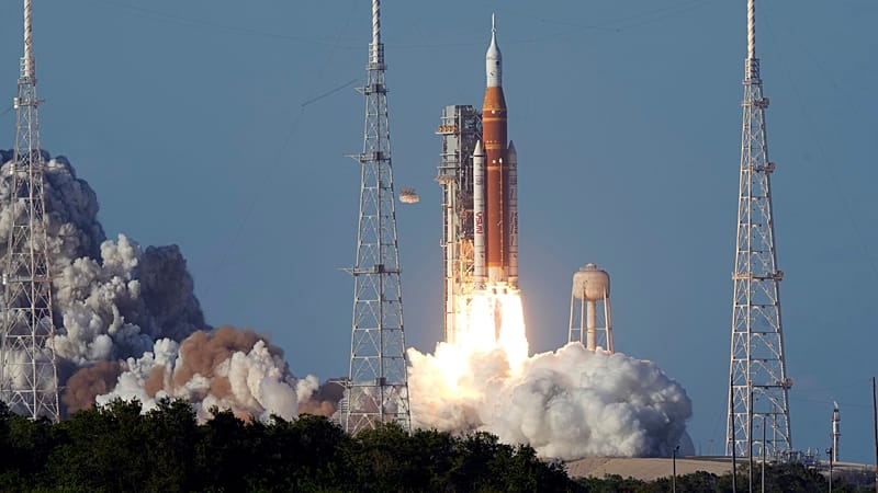 Humans head back toward moon for first time in 50 years: What to know ...