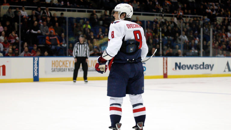 Ovechkin scores 34th career hat trick as Capitals beat Mammoth 7-4