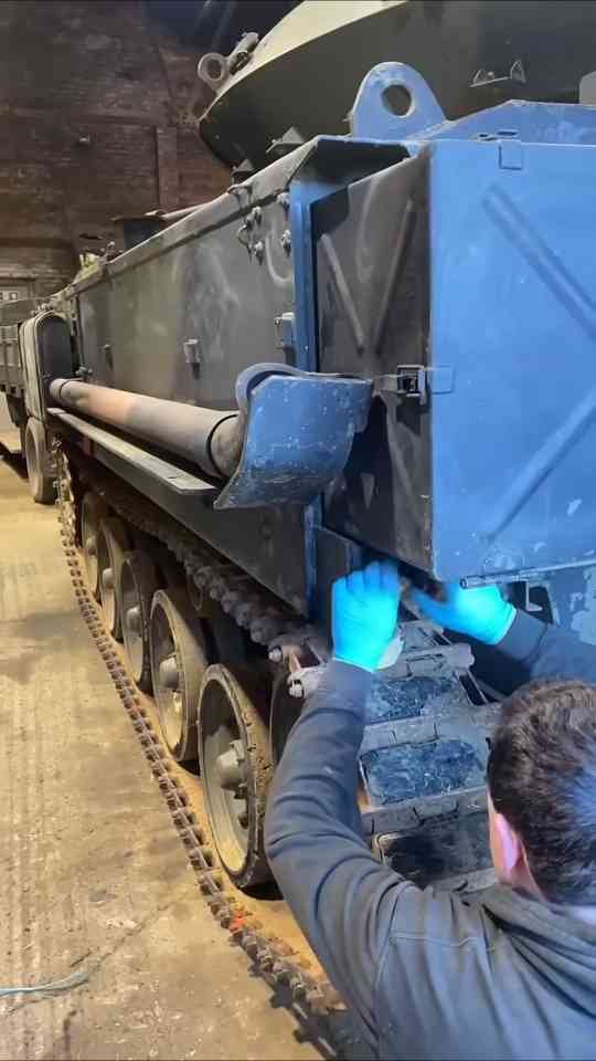 How we restore and paint our tanks!