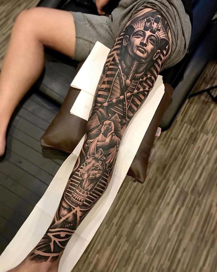 12 distinctive leg sleeve tattoos that may make you want one