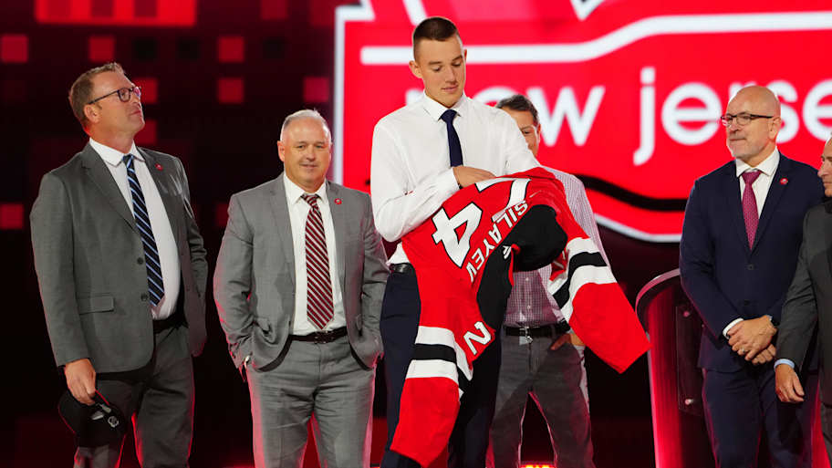 NHL insider reveals New Jersey Devils' timeline for signing Anton Silayev