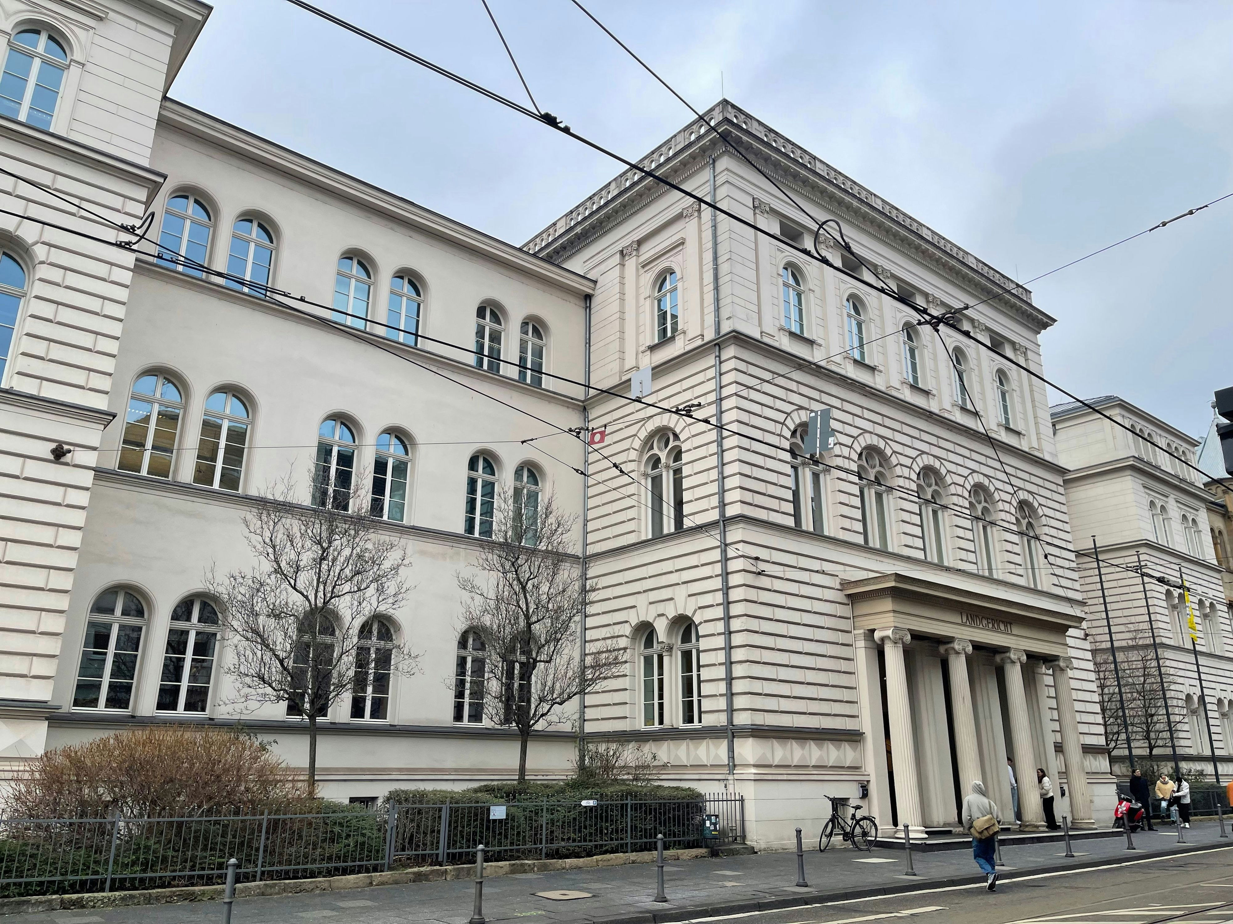 Milde Strafe: Angeklagter wollte 13-Jähriger aus Niederkassel das ...