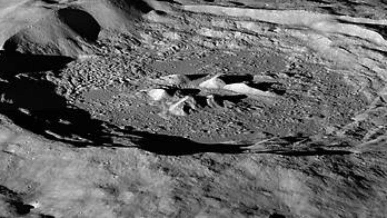 Lunar ice setback: Scientists find no big deposits after all