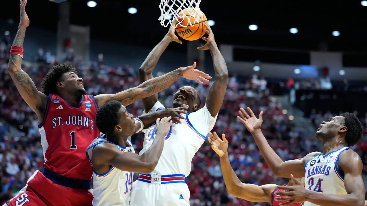 Dylan Darling's buzzer-beater leads St. John's past Kansas in NCAA ...
