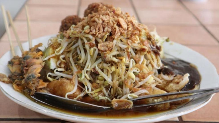 5 kuliner legendaris Surabaya buat makan malam, enak dan murah