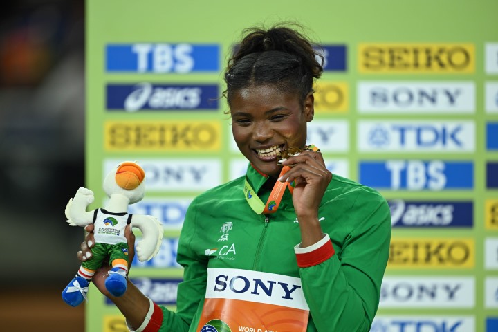 Atletismo/Mundiais: Subida ao pódio e hino nacional tocam coração de ...