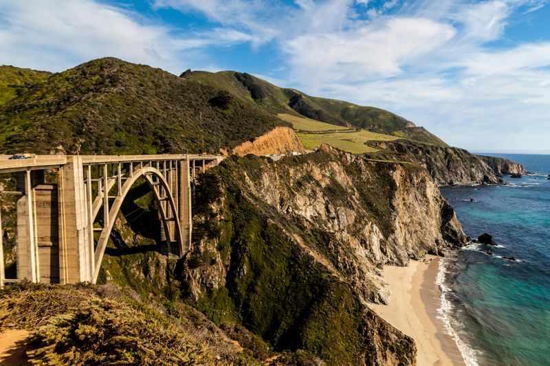 Tourist pet peeves exposed by Californians who spot outsiders easily