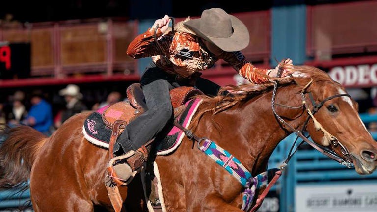 Smith dominates open barrel racing finals at Patriot in Fort Worth