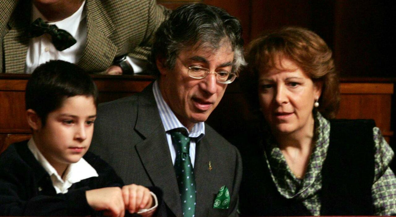 Umberto Bossi, il patrimonio e l'eredità divisa tra moglie e i figli ...