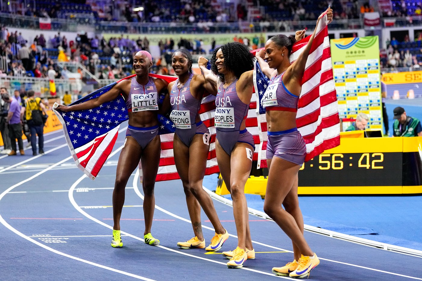 Devynne Charlton matches her own world record of 7.65 in 60-meter ...