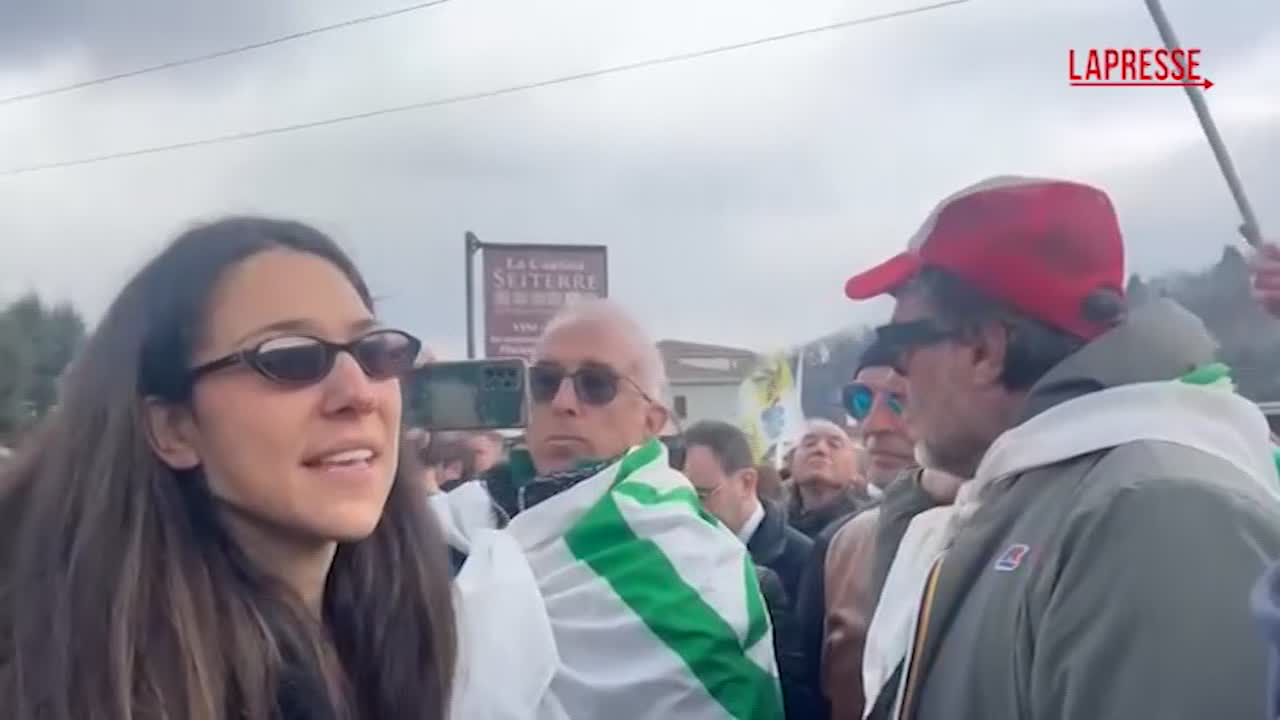 Umberto Bossi, Francesca Verdini difende Salvini da contestatore: "Sei ...