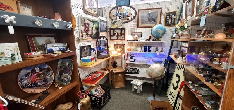 This Oregon antique mall feels like digging through someone else’s ...