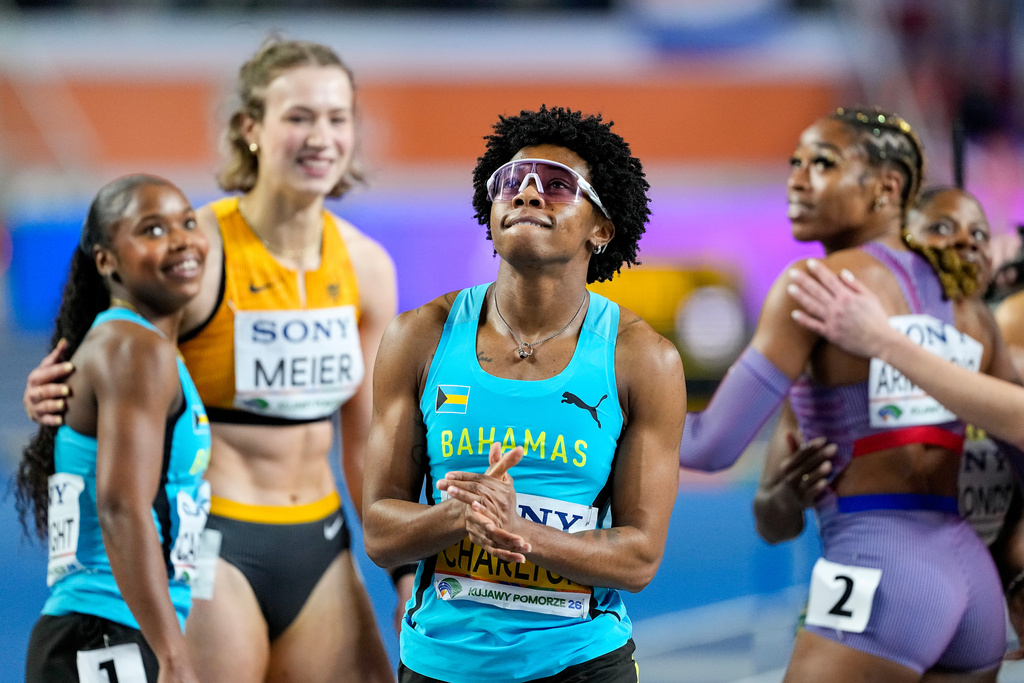 Devynne Charlton matches her own world record of 7.65 in 60-meter ...