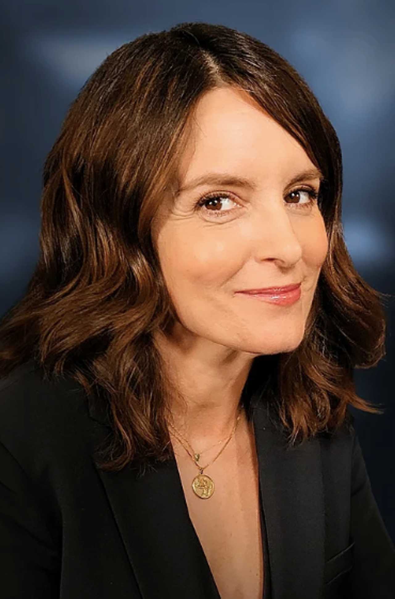 Celebs surprise Tina Fey as she hosts first-ever 'SNL' UK