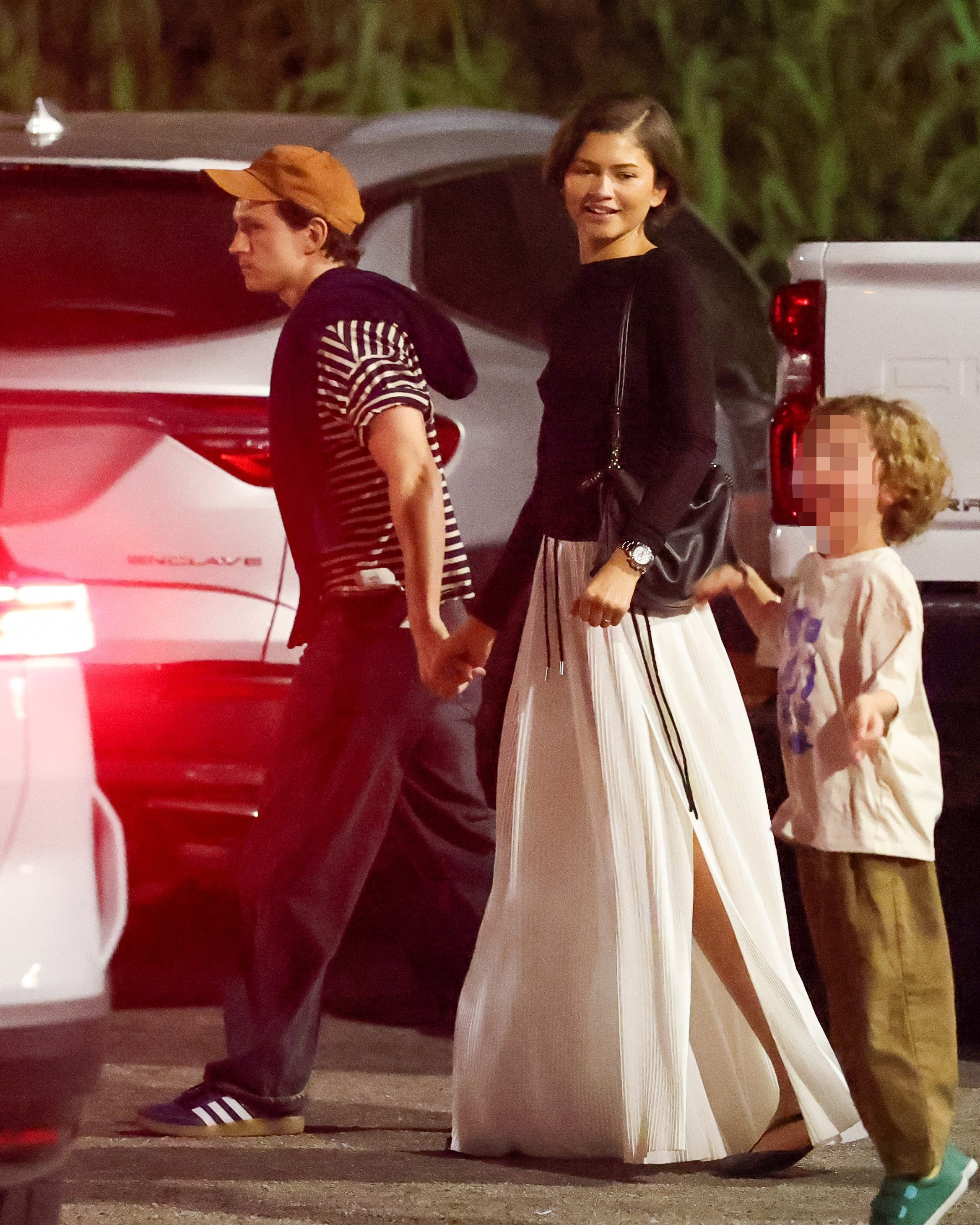 Zendaya flashes gold band in first sighting with Tom Holland since ...