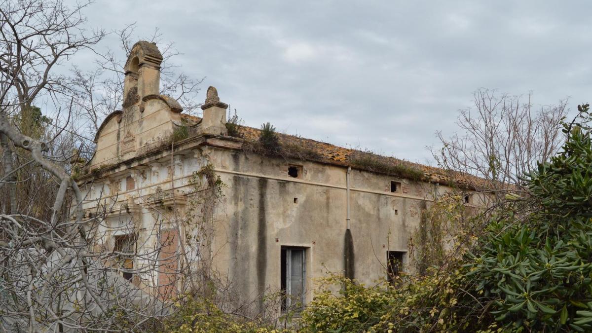Esparraguera estudia demoler el hospital abandonado donde quedaron ...