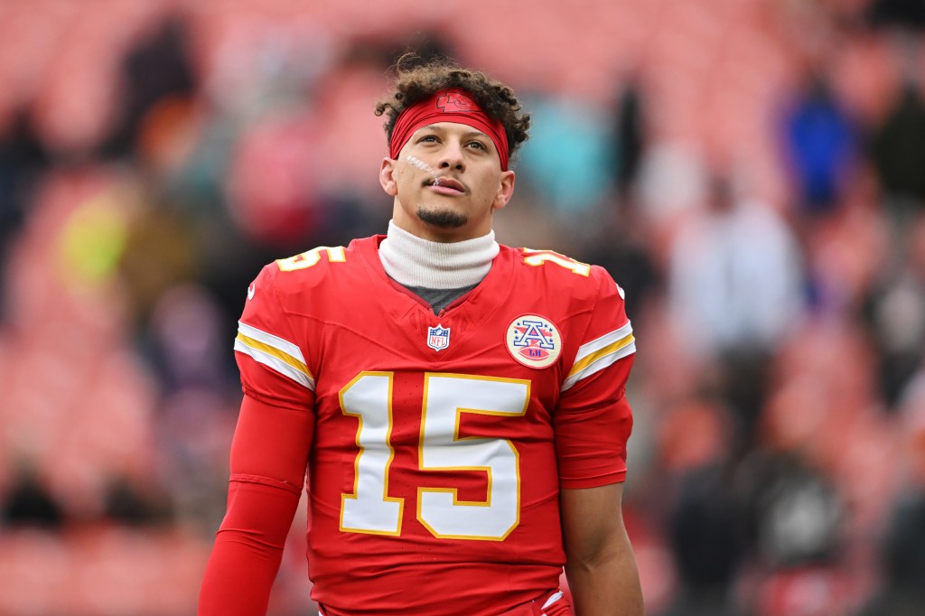 Chiefs’ Justin Fields nearing NFL history amid Patrick Mahomes’ injury ...