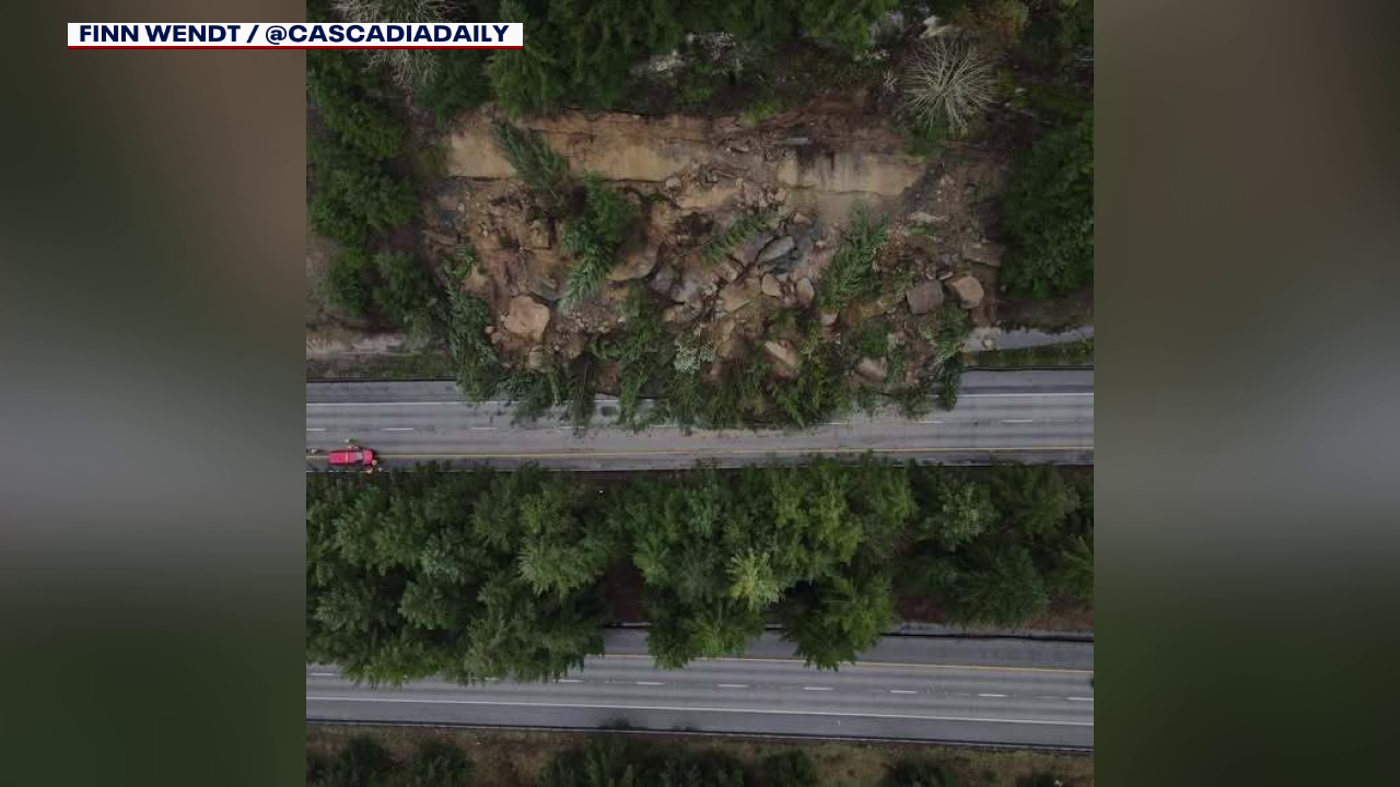 Landslide closes northbound I-5 near Bellingham, WA for nearly a week
